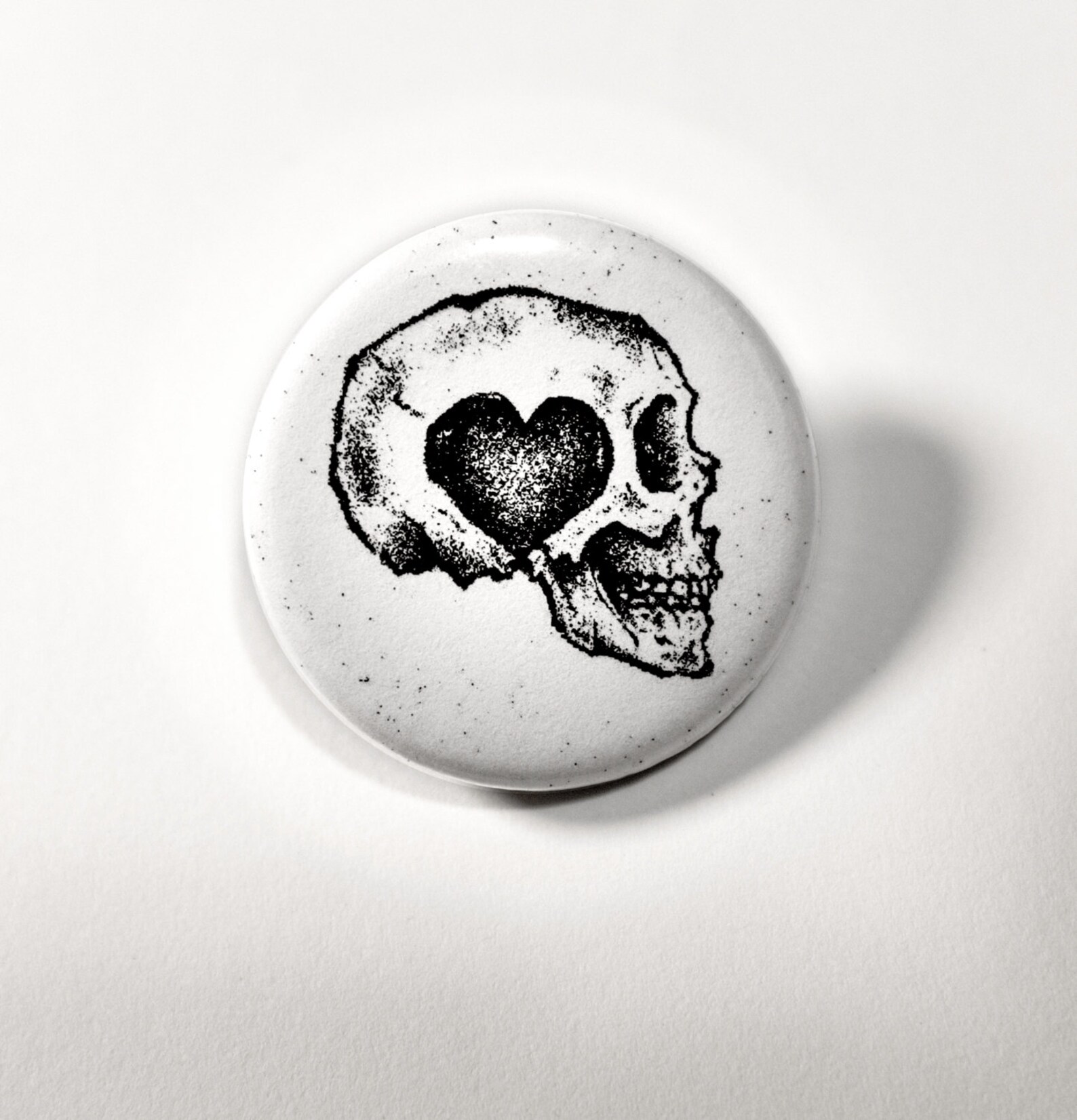 Love Skull Button Pin // Pinback Buttons- Badges - Button Pin // Free ...