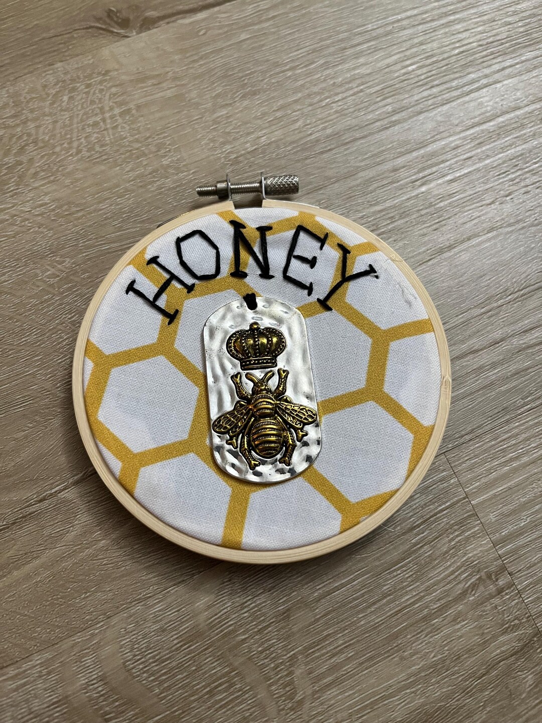 Honey Bee Embroidery Hoop - Etsy