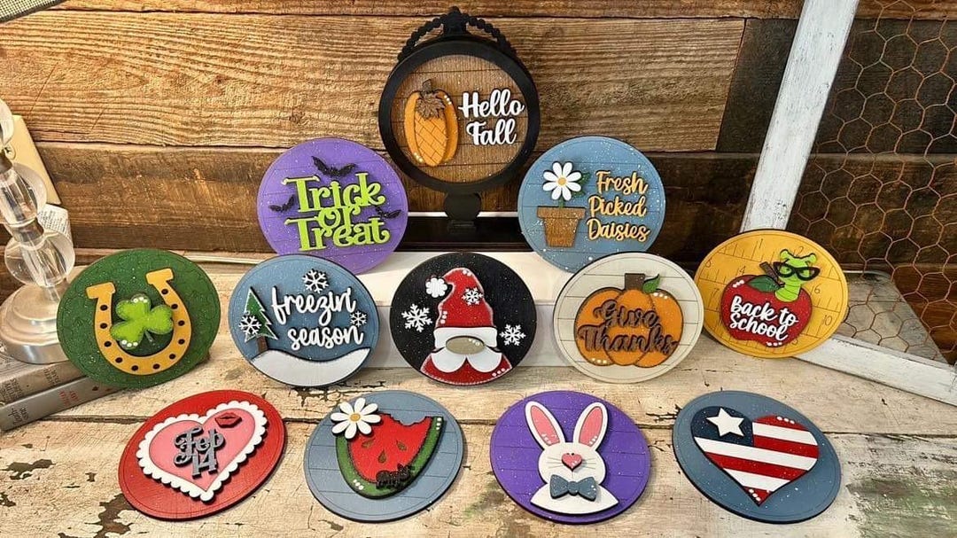 Interchangeable Wooden Sign With Seasonal Inserts - Year-round Holiday ...