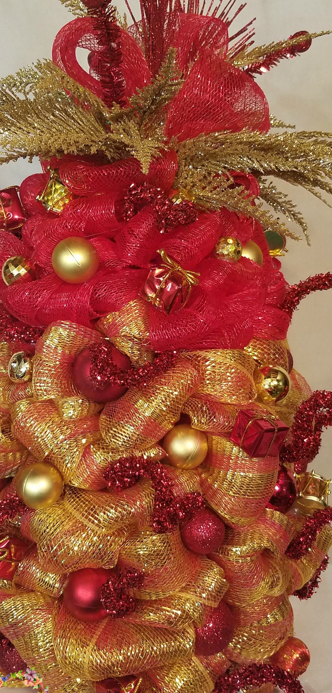 Deco Mesh Gold Tree, Deco Mesh Christmas Trees, Unique Deco Mesh Trees ...