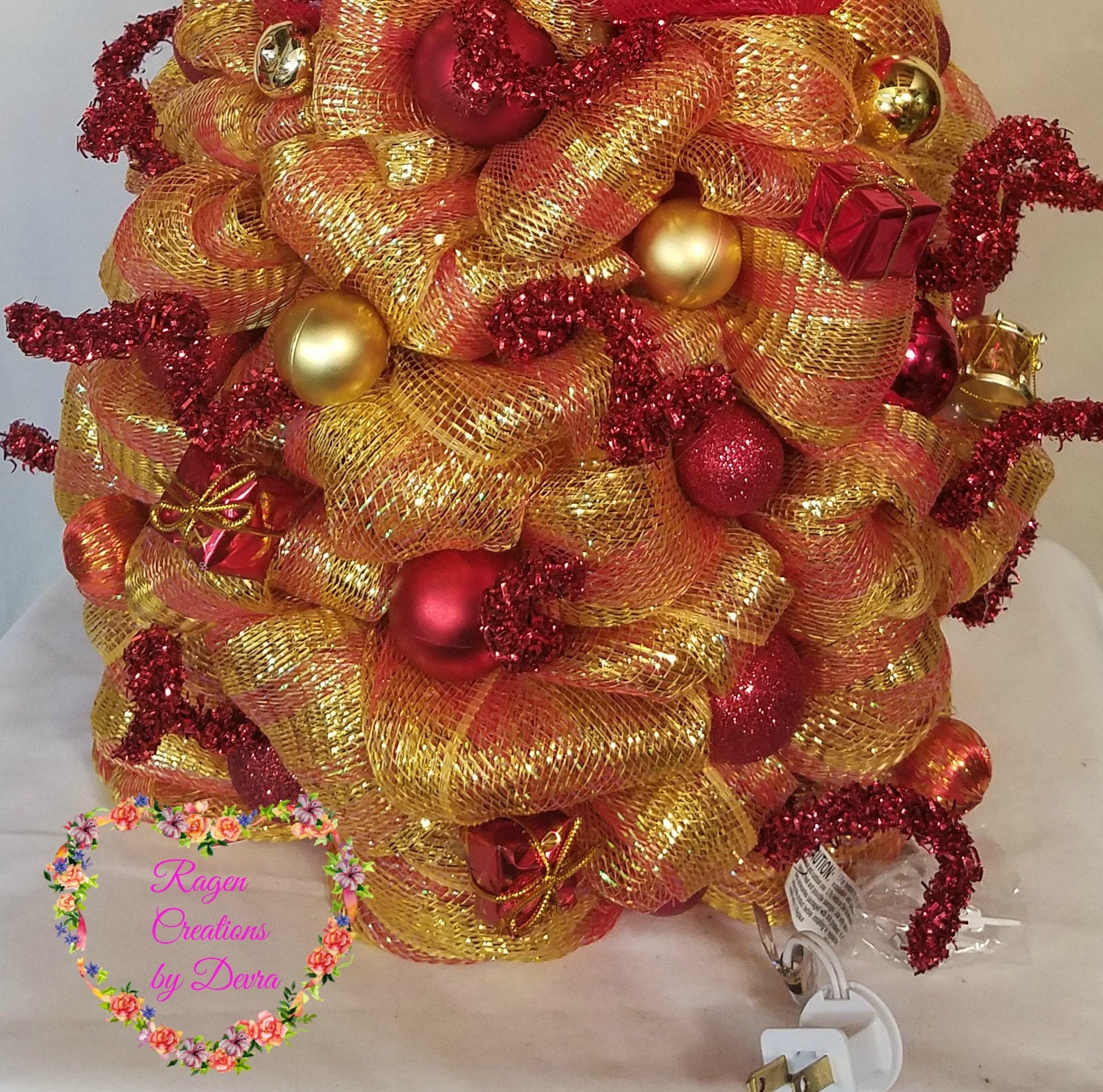 Deco Mesh Gold Tree, Deco Mesh Christmas Trees, Unique Deco Mesh Trees ...