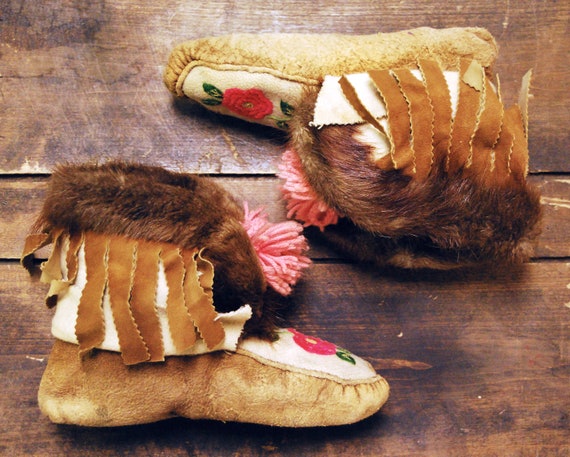 Vintage 1930's/40's First Nations Hand Embroidered Mo… - Gem