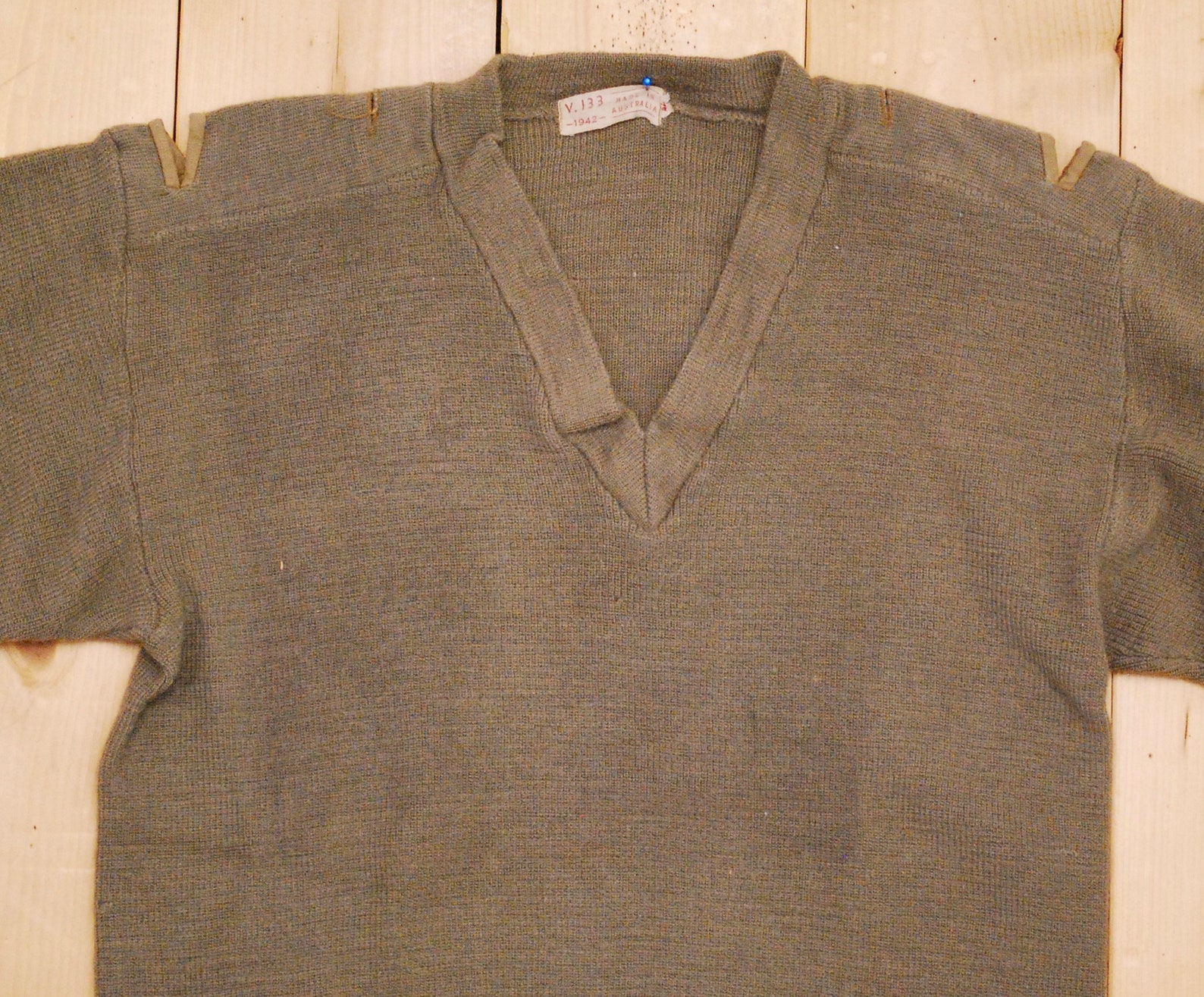 Vintage 1942 Australian V.133 Military Wool Sweater / Made in Australia ...