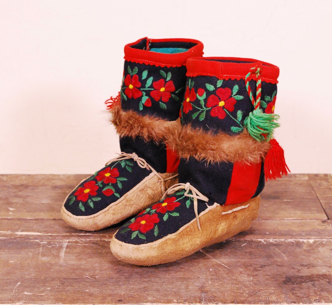 Vintage 1930's/40's First Nations Hand Embroidered Moosehide Moccasins ...