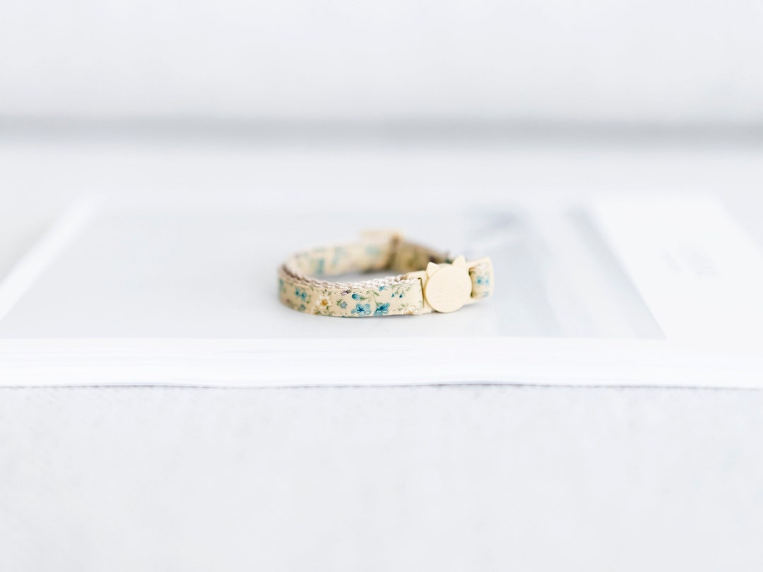 Cat Collar - Vintage Daisy Floral | Beige Cat Collar, Floral Cat Collar ...