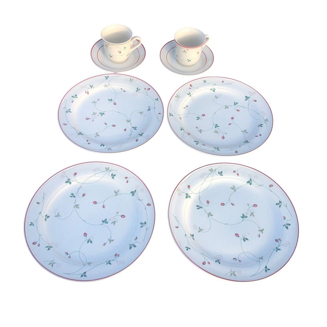 Vintage Epoch Korea Strawberry Time Fine Dinner Plates Cups and Saucers ...