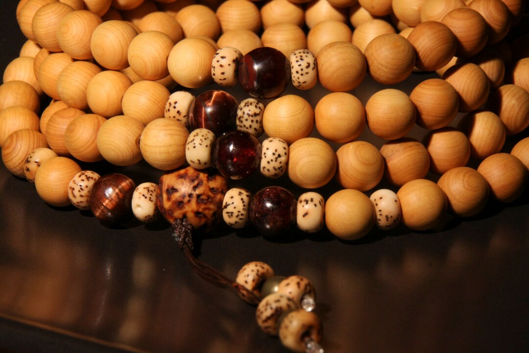 HUMBLE.MONK Barbie Sandalwood Mala *daily Wear *lightweight Wood Bead ...