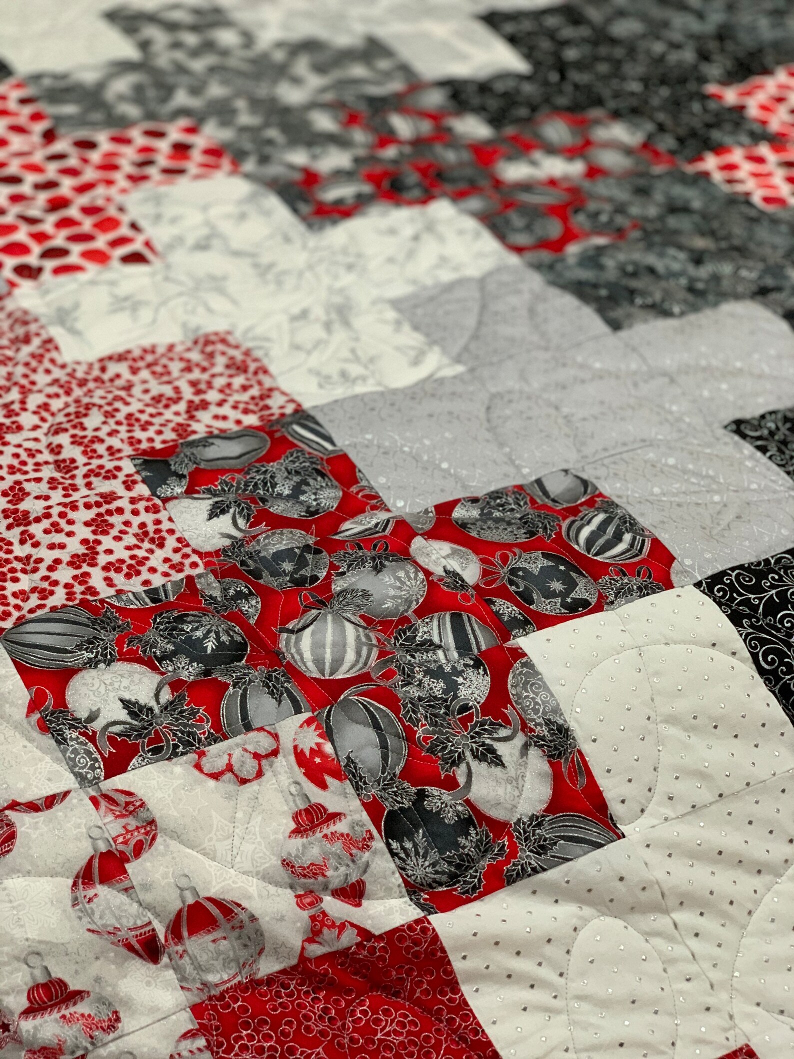 Christmas Plus Quilt Handmade XL King Size Quilt Red, Black and Metallic Silver 94x114 - Etsy