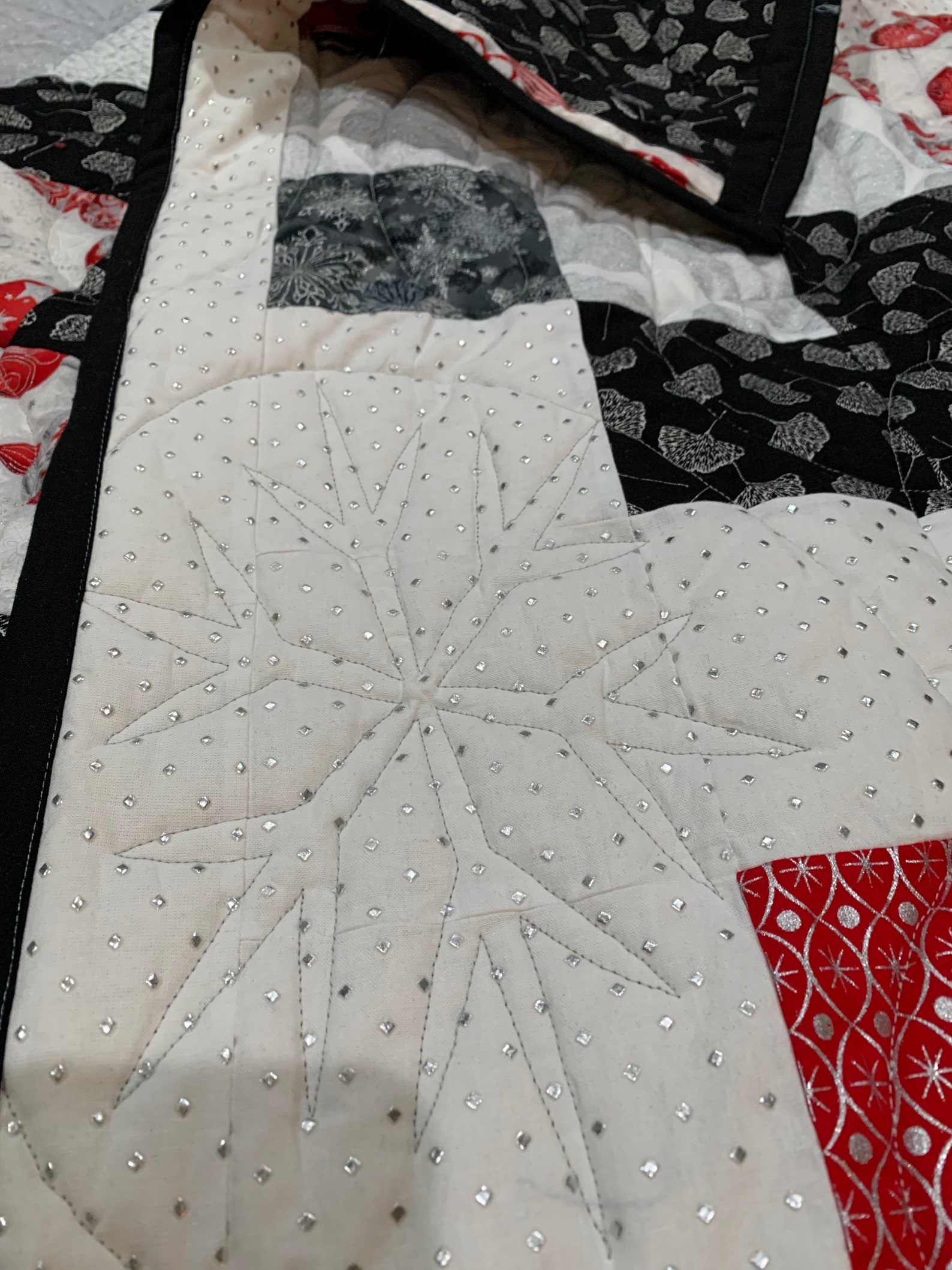 Christmas Plus Quilt Handmade XL King Size Quilt Red, Black and Metallic Silver 94x114 - Etsy