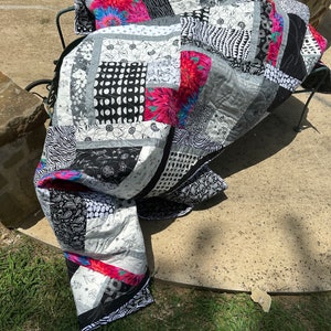 Handmade Monochrome Quilt Black/ White/ Gray/ Floral 76”x83” - Etsy