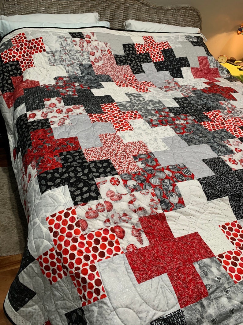 Christmas Plus Quilt Handmade XL King Size Quilt Red, Black and ...