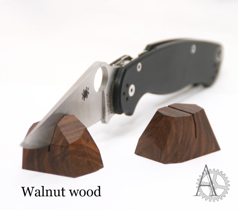 The small wood knife stand. Knife display. Collectible knife | Etsy