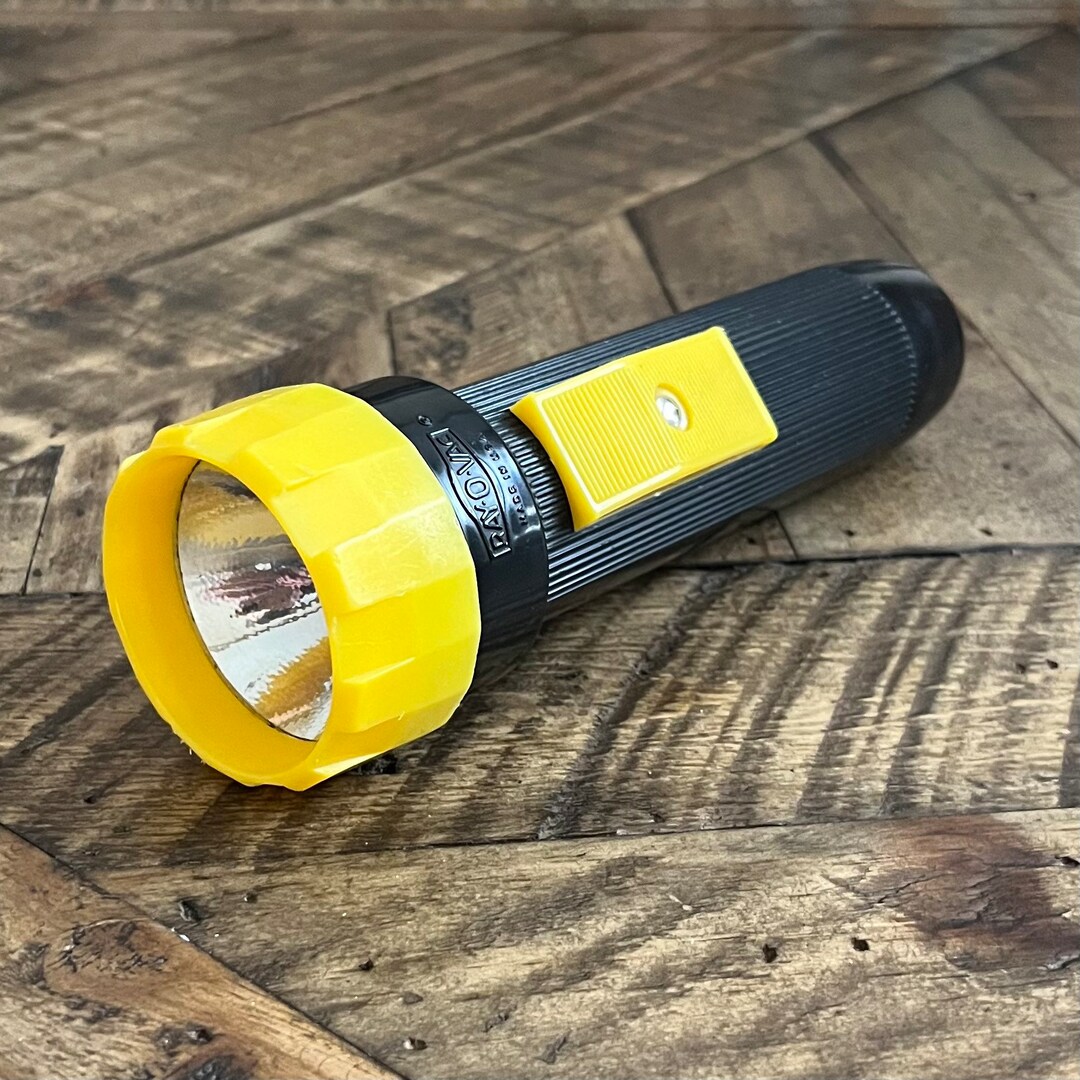 Vintage Rayovac Yellow/black Flashlight 2xd - Etsy