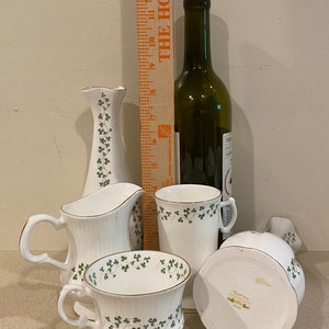 Vintage Royal Tara Fine Bone China Shamrock 30 Pc. Dinnerware China Set ...