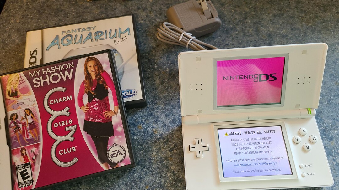 Vintage Nintendo DS Lite Handheld Video Game Console Bundle - Etsy