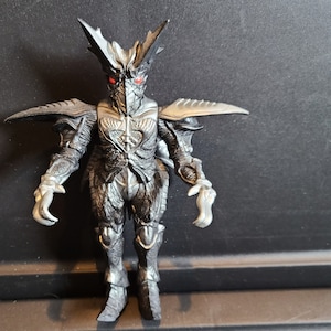 Vintage 2001 Kaiju Bandai NEO Baltan Figure Ultraman Cosmos 6 Inch ...