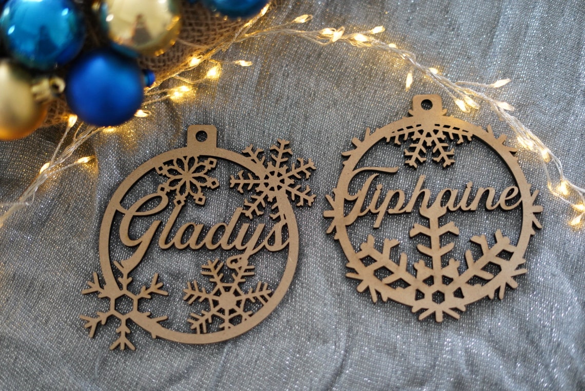 Boule de Noël personnalisé laser cut sur bois cadeau | Etsy France