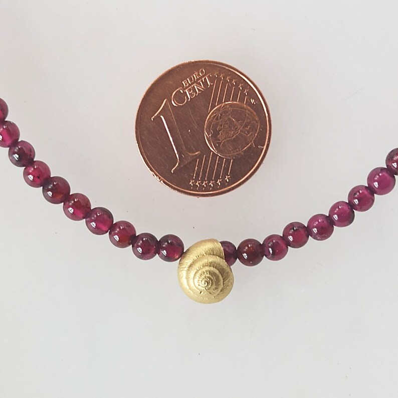 Granatkette mit Goldschnecke - Etsy.de Granatkette mit Goldschnecke - Etsy.de