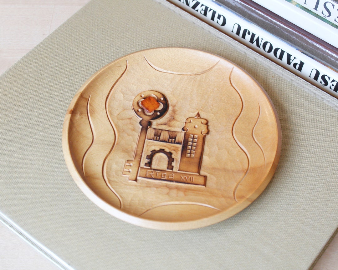 RIGA_WALL PLATE Vintage/ Wooden Wall Plate With Carved Pattern Riga ...