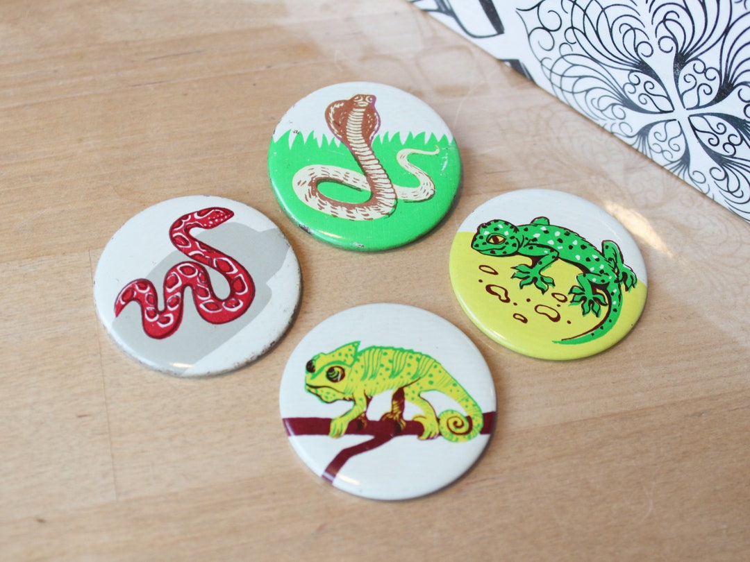 SNAKES_4 BADGES Vintage/ 3 Tin Metal Badges With Snakes - Etsy