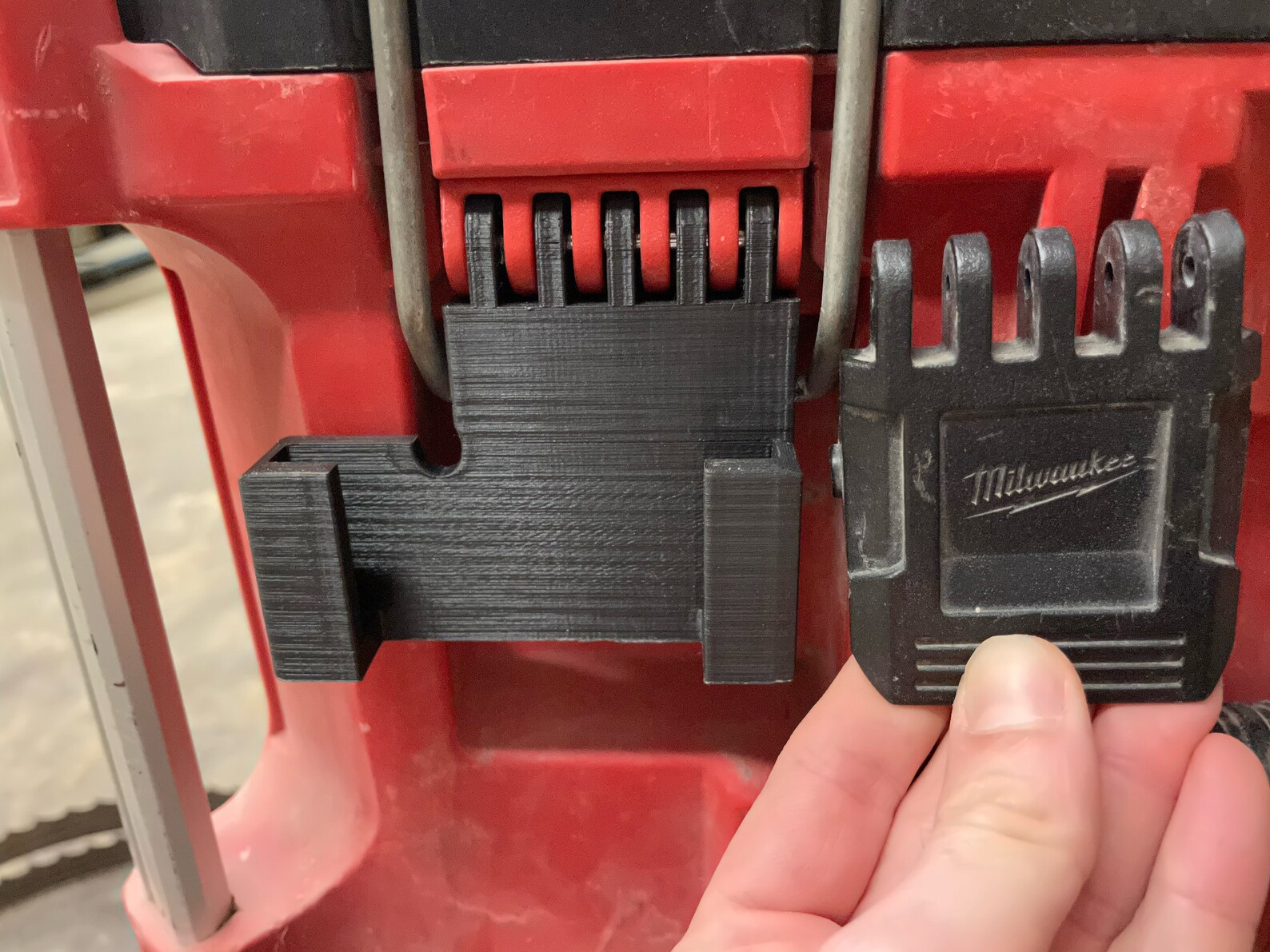 Milwaukee Packout Latch Hanger. Latch Replacement/upgrade .STL DOWNLOAD ...