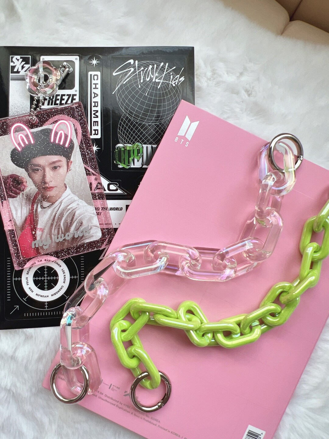 Iridescent Green Stadium Bag Chain | SKZ Stray Kids Manic Tour | NCT ...