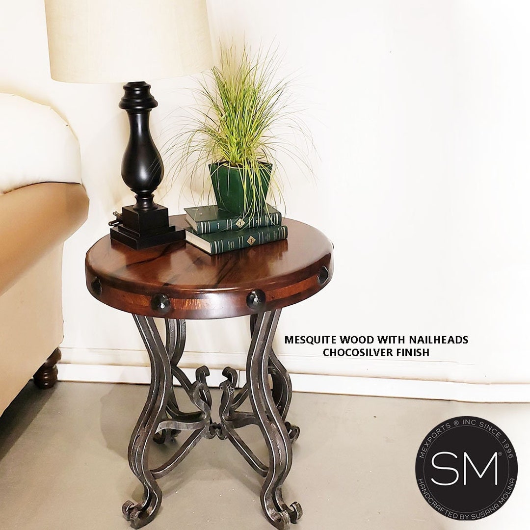 Modern Rustic Furniture Mesquite Side Table with wrought iron - Etsy México