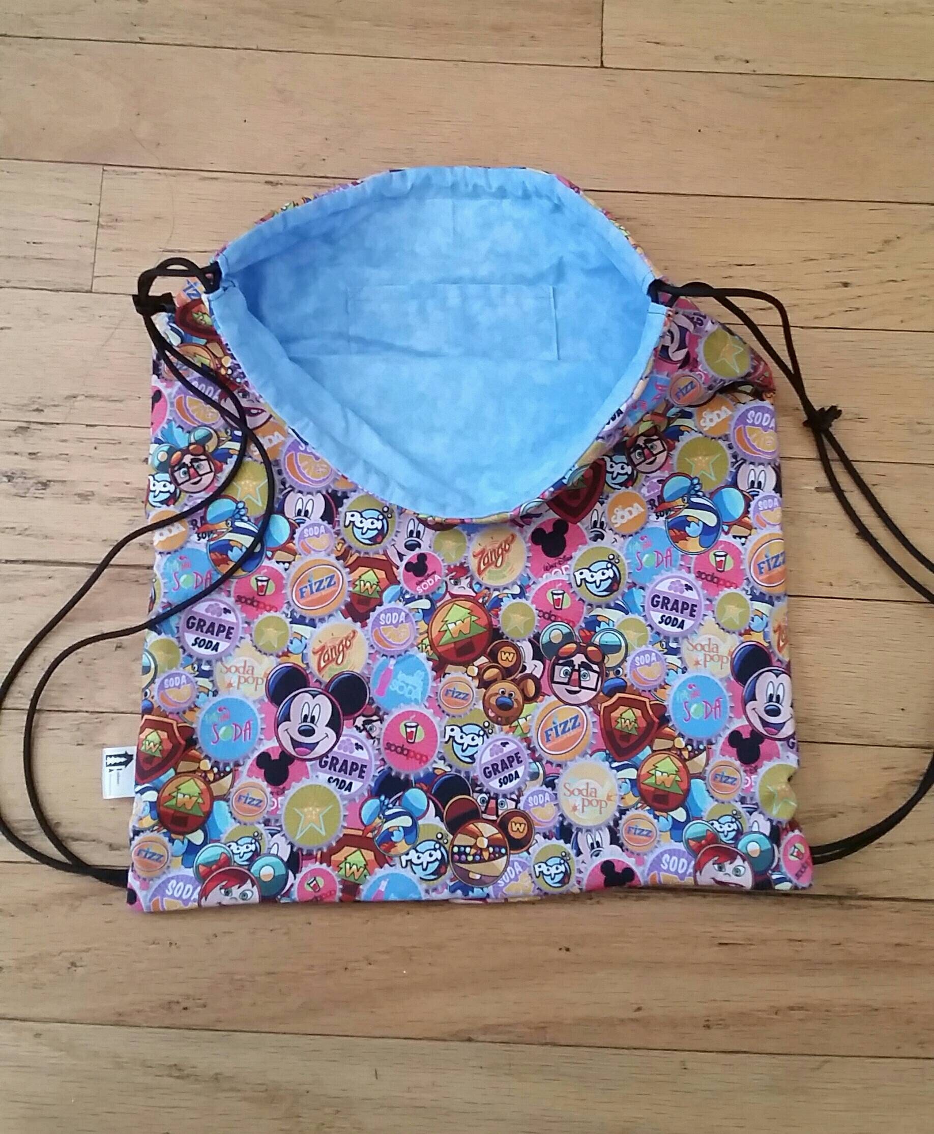 Bottle cap drawstring backpack Up - Etsy Italia