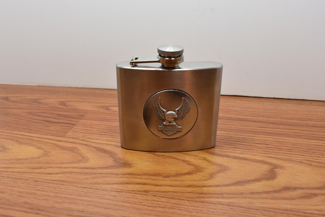 T 497 Harley Davidson Stainless Steel 5 Oz Flask With the Harley Logo ...