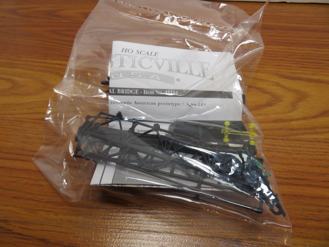 T 260 HO Bachmann Plasticville Signal Bridge #45134 Brand New Old Stock ...
