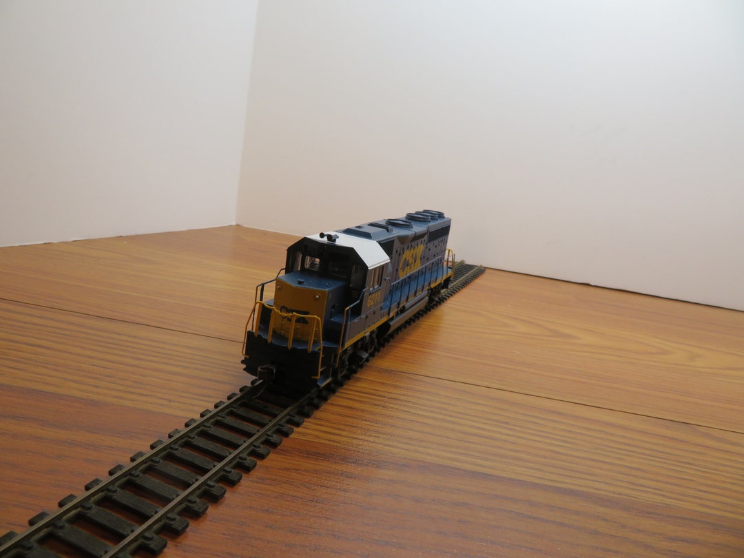 T 301 HO Bachmann CSX Engine 6211 Coast Liner With Headlight Front ...