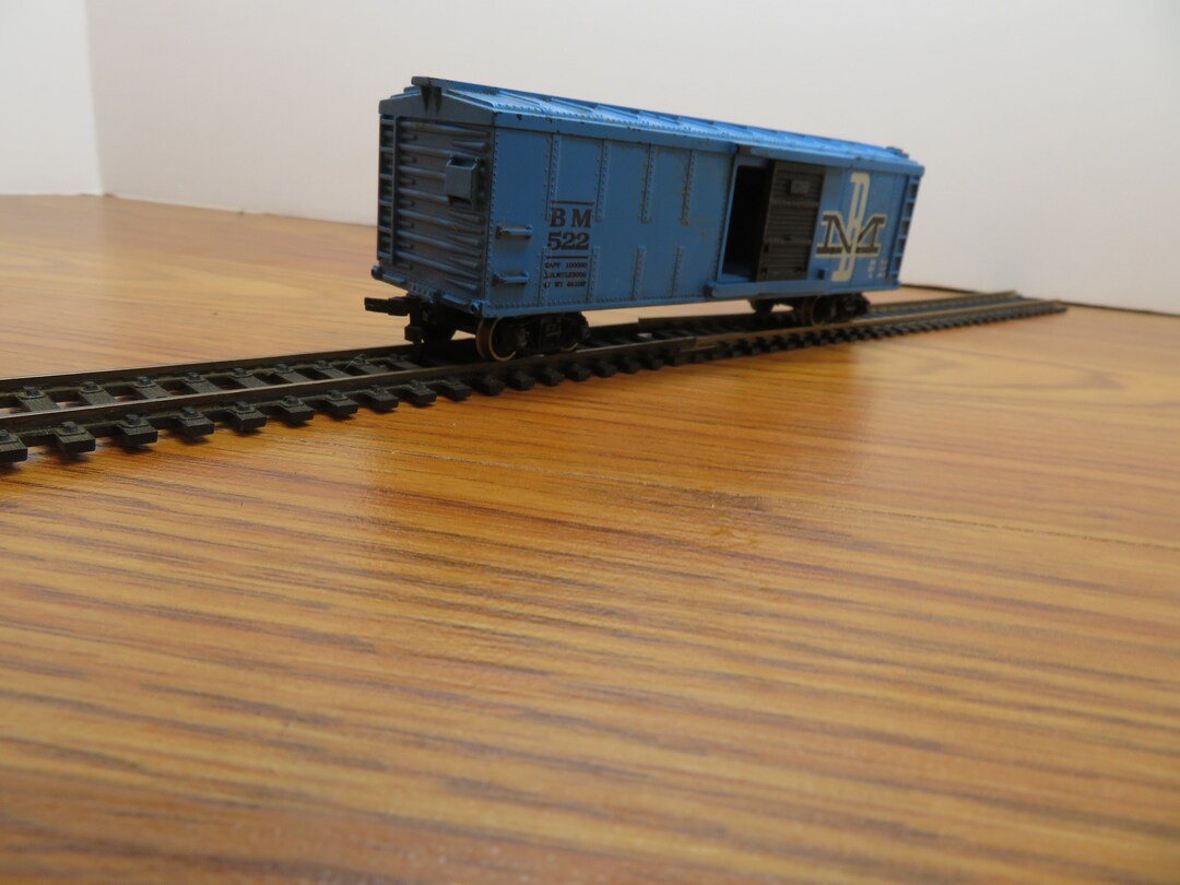 T 198 HO A C Gilbert BM 522 Box Car With Metal Wheels Sliding Doors ...