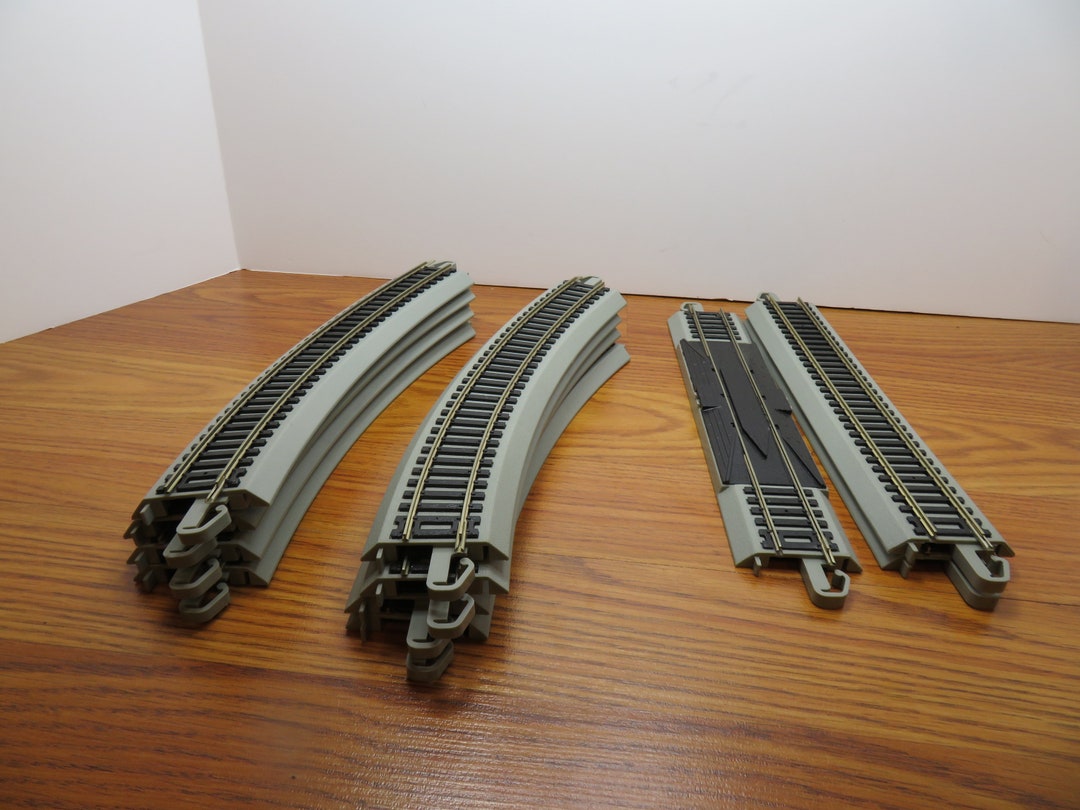 T 271 HO Bachmann Nickel Silver EZ Track (8) 18R Curves (3) Straight ...