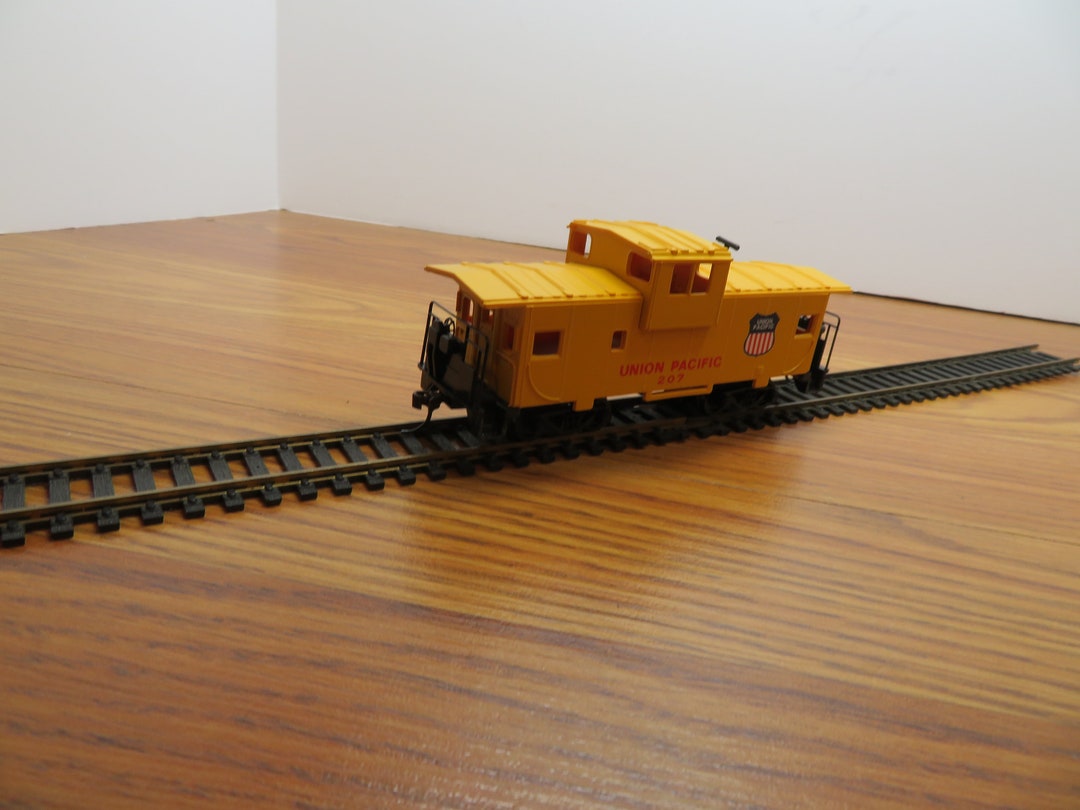 P 257 HO Bachmann UP 207 Caboose Brand New Old Stock Well Weighted - Etsy