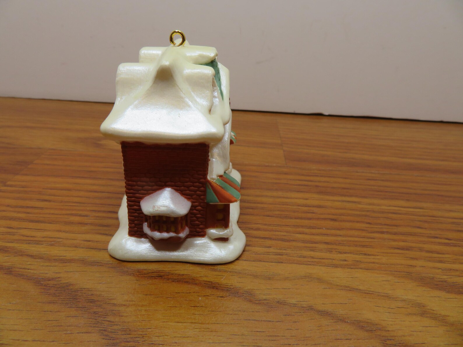 T 450 Vintage 1990 Avon Toy Shop Christmas Light Cover Ornament Brand ...