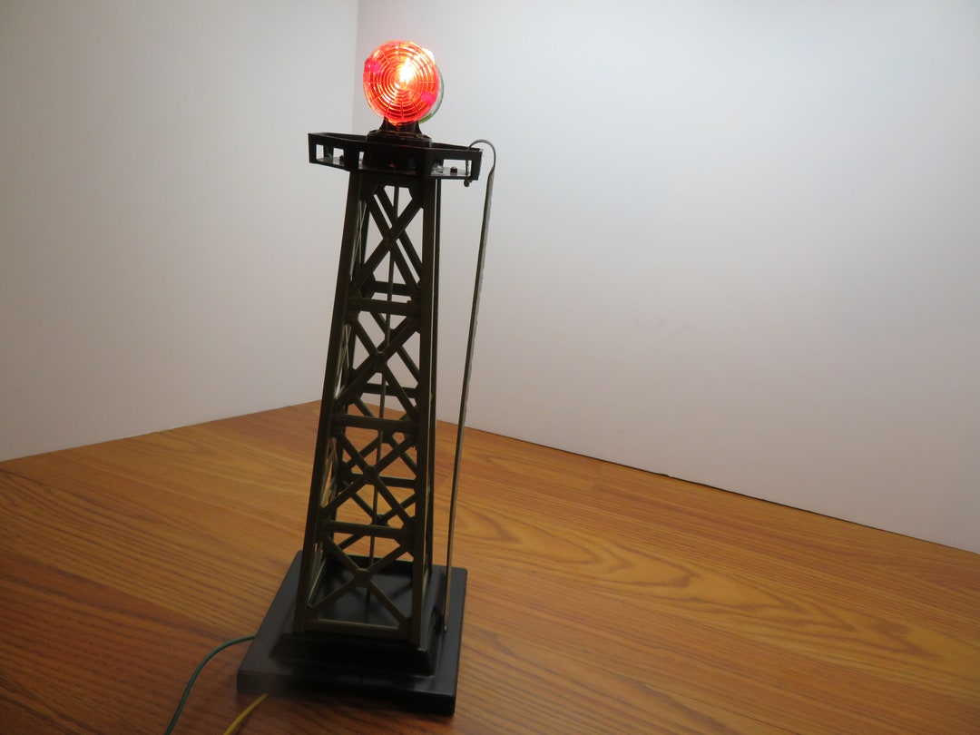 T 225 O Gauge Marx Revolving Beacon With Dimple Bulb & Lens Post War ...