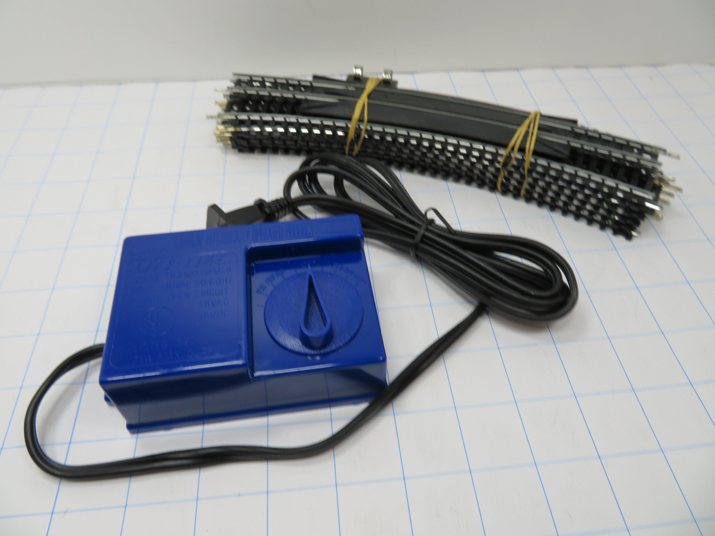 MH 588 HO Life-Like Track & Transformer Brand New