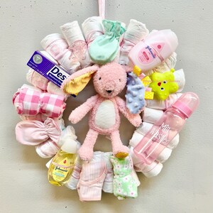 Diaper Cake Wreath, Deluxe Diaper Wreath Gift Set With Baby Essentials ...