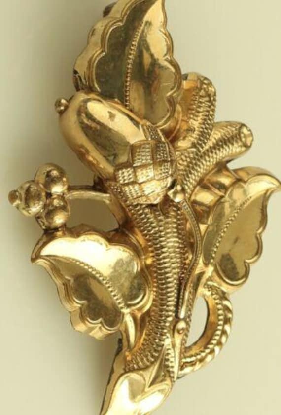Antique Gold Filled acorn leaf Diamond cut Brooch Pin - Gem