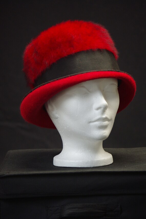 Red Fur Hat Made in Italy Vintage 60's Era Ladies Hat… - Gem