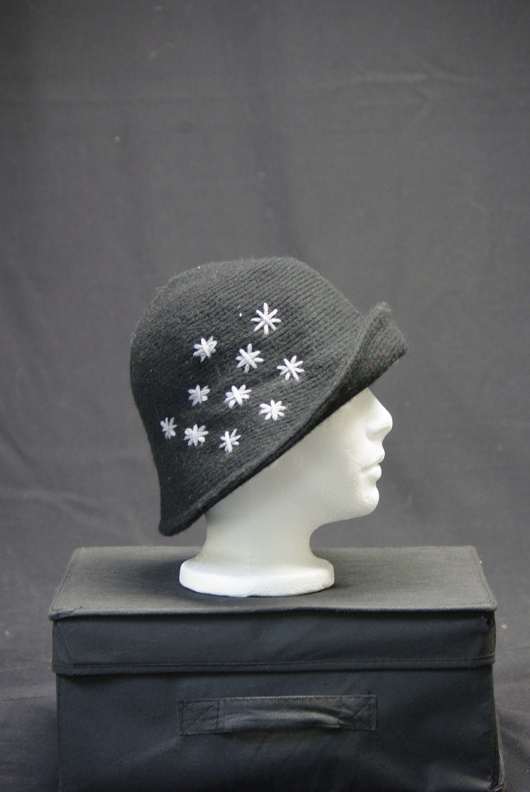 Black Wool Snow Flake Hat - Etsy