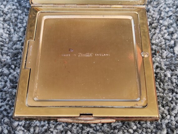 1950s Powder Compact & Mirror, Zenette Pointer Huntin… - Gem