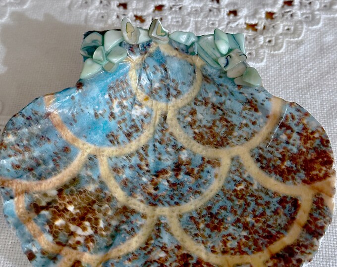 Clam Sea Shell - Mermaid Scale Tissue Paper and Sea Shell Chip Accents ...