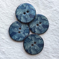 Symmetrical Leaf Buttons - Etsy