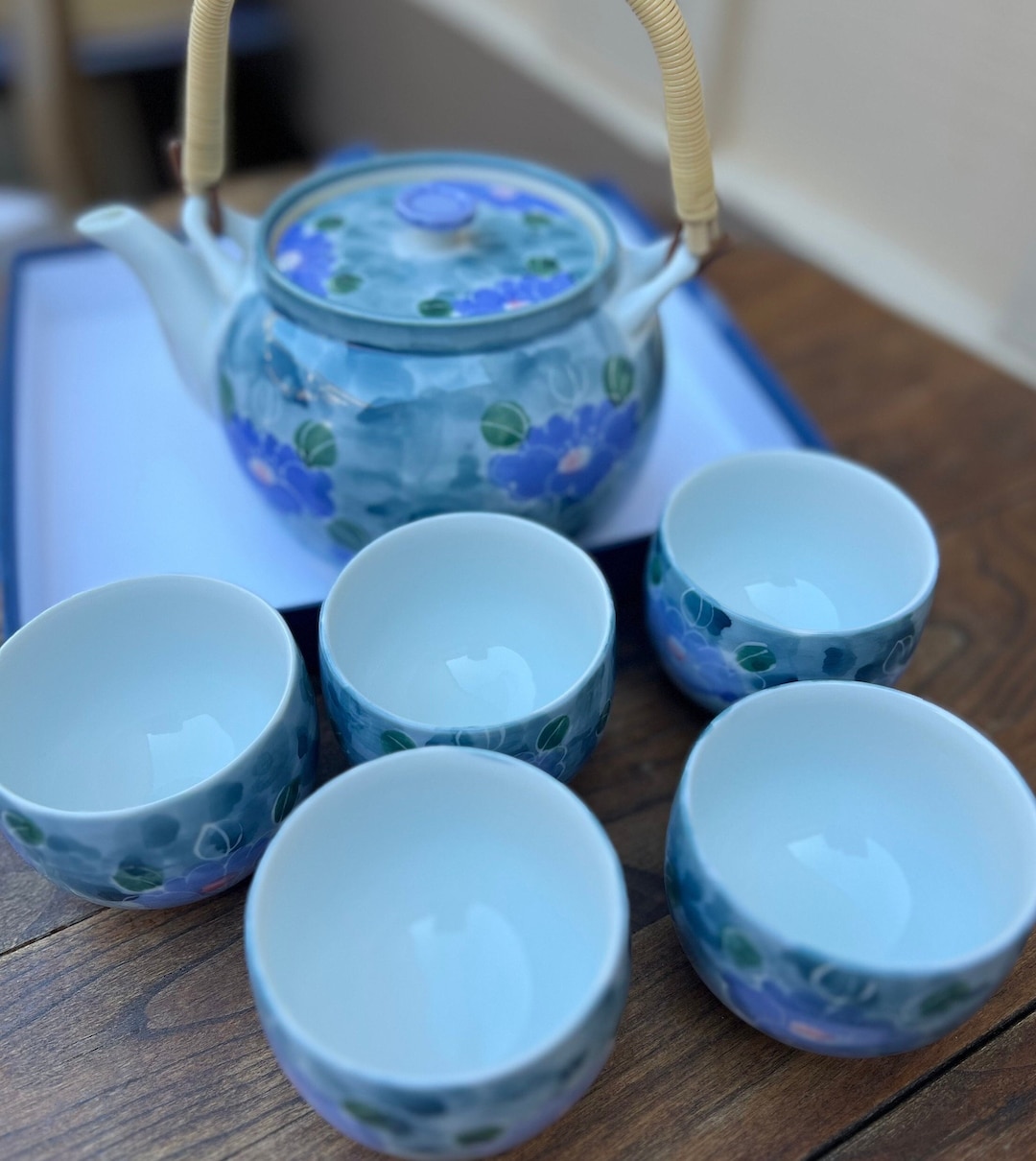 Japanese Arita Teapot Set, 5 Cups and Pot. Beautiful Hand Painted ...