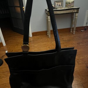 Elegant Beauty. Classiques Entier Tote Leather Bag. 15" Long by 25 ...