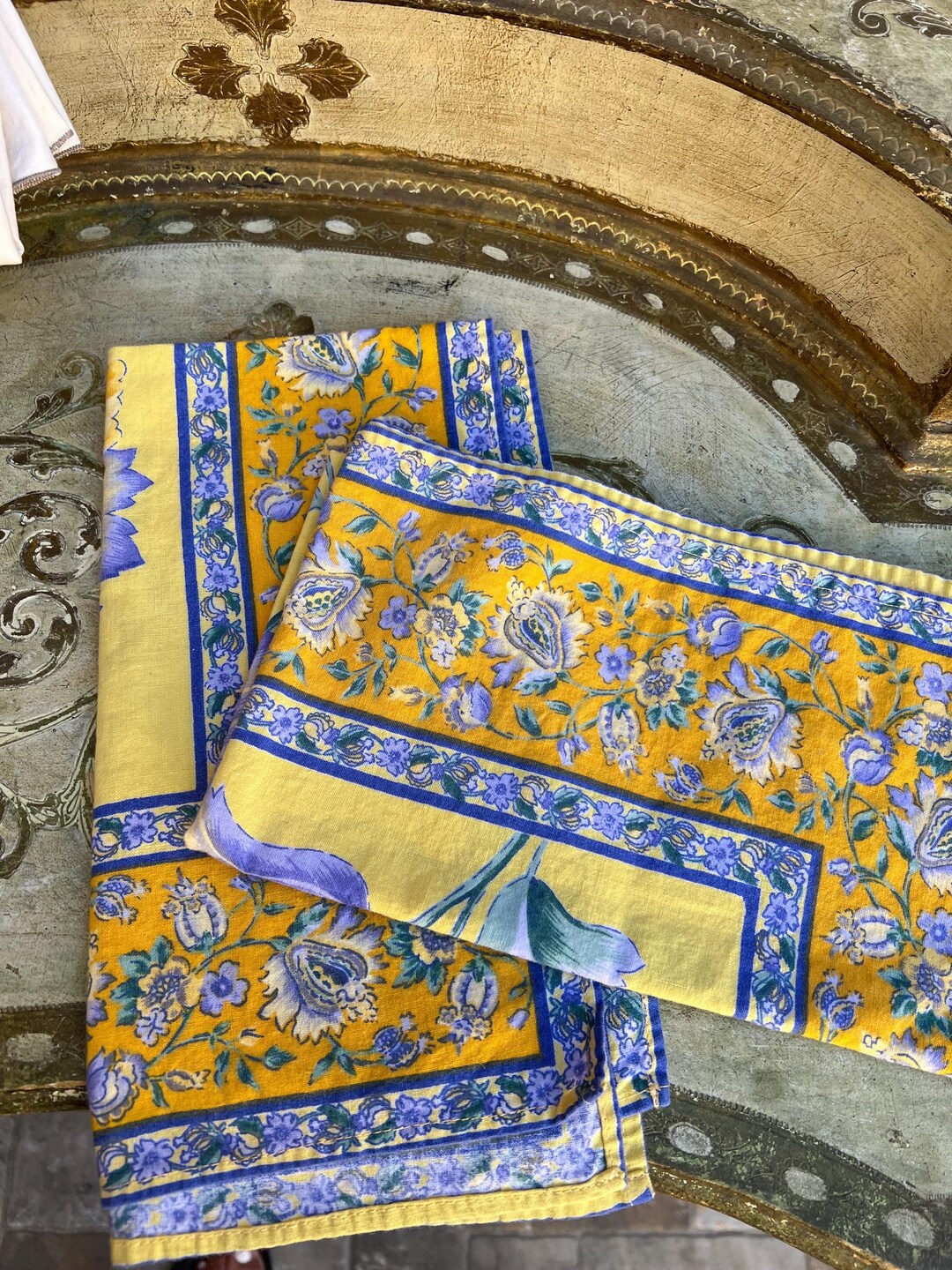 Vintage Table Clothes Napkins. 100 % Cotton, Blues and Yellow Flowers ...