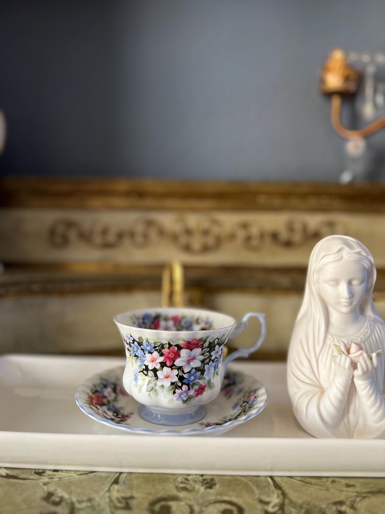 Vintage Royal Albert Bone China Teacup and Saucer, Fragrant Series ...
