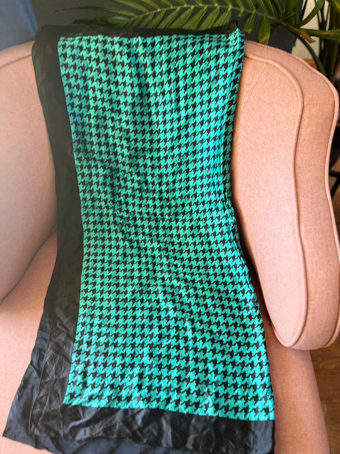 Authentic 100% Silk Scarf. Vintage, Retro Echo, New York. 31x32 Inches ...