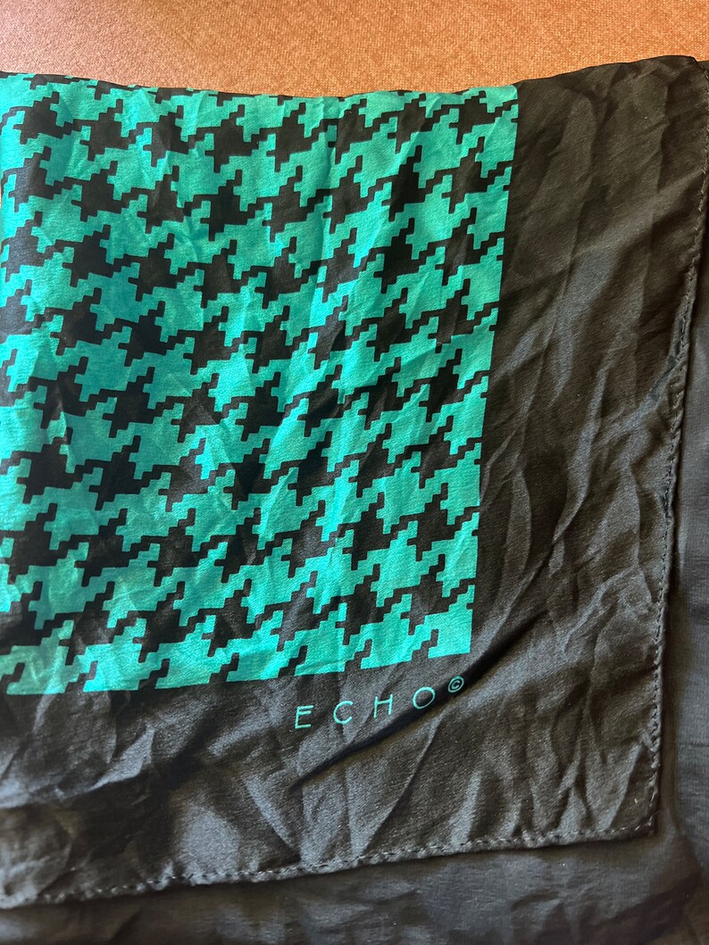Authentic 100% Silk Scarf. Vintage, Retro Echo, New York. 31x32 Inches ...